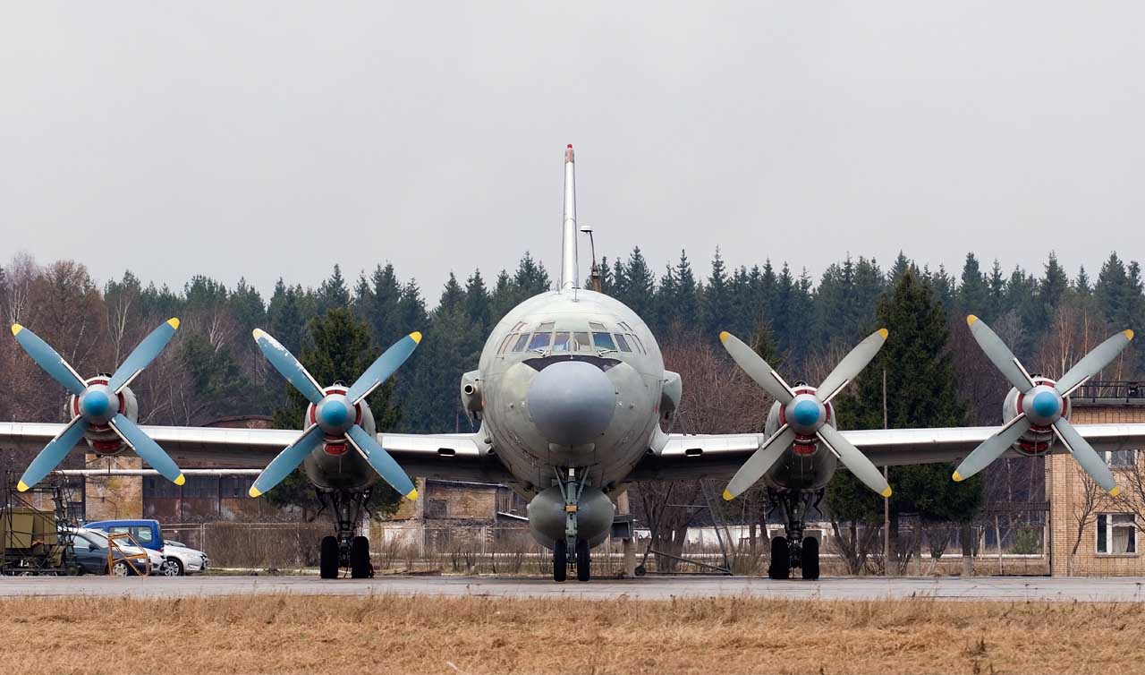 nhungdoicanh: Ilyushin Il-20M Coot-A