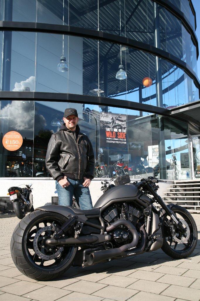 www.CustomBikeShow.com : Night Rod 'Racey Rod'