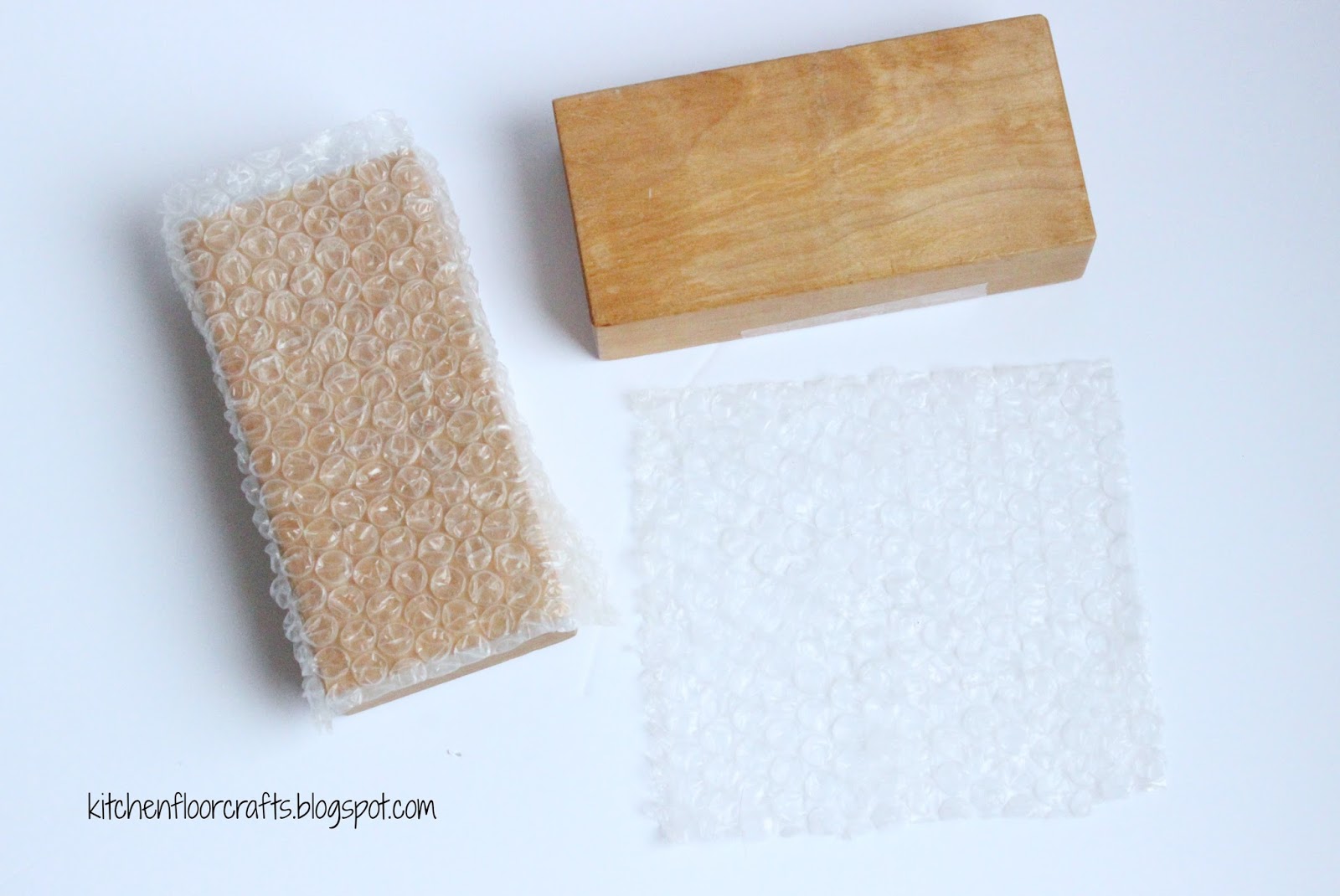 Kitchen Floor Crafts: Bubble Wrap Snow Printing