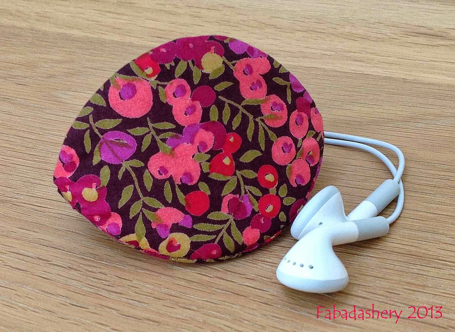 Fabadashery: Liberty Love - Clover Clamshell Accessory Case