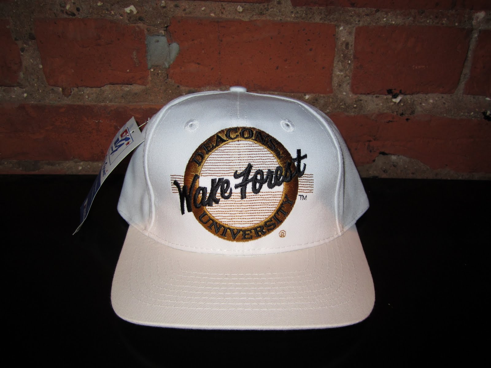 FLAT SPOT SKATE SHOP: VINTAGE SNAPBACK HATS FROM THE 80'S AND 90'S