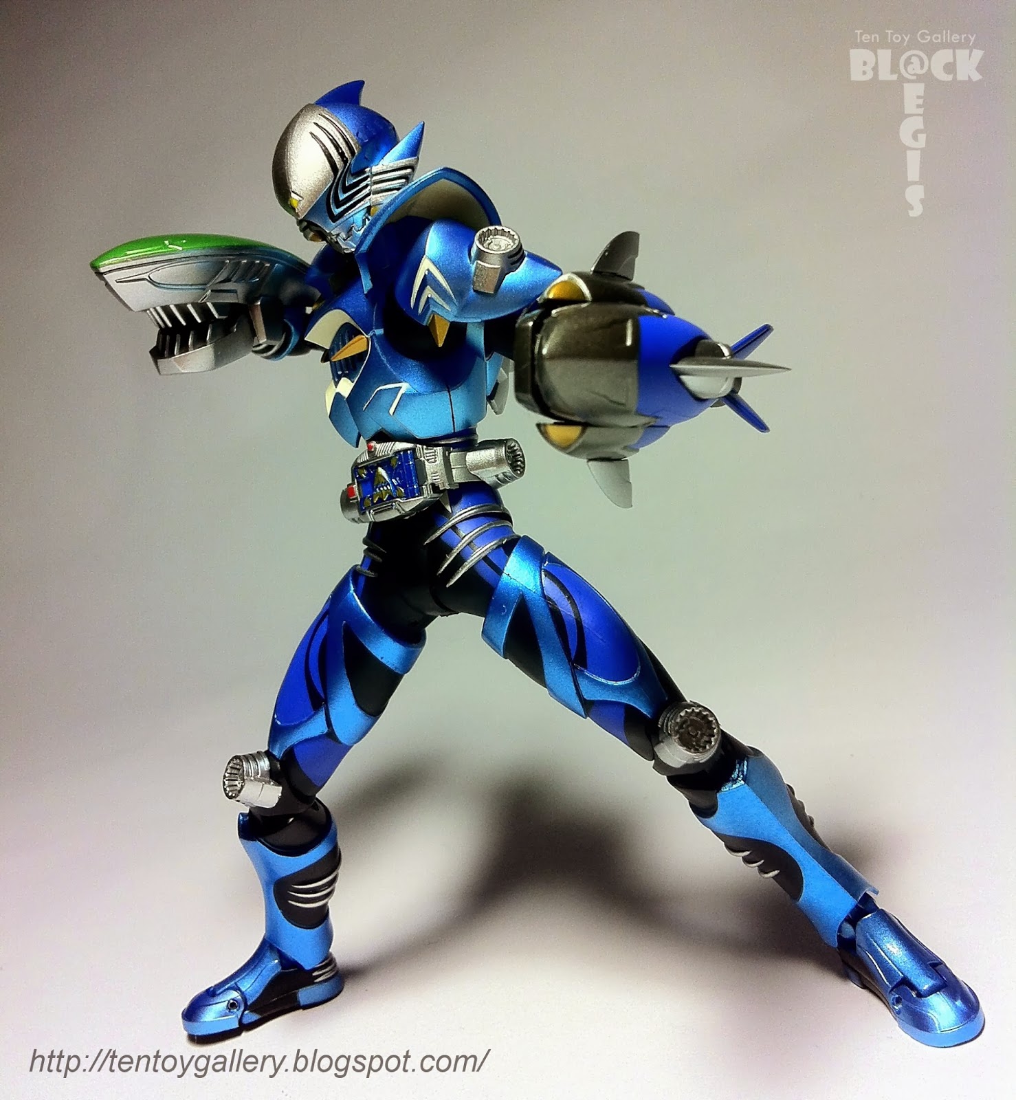 Ten Toy Gallery: Review: S.H.Figuarts Masked Rider Abyss