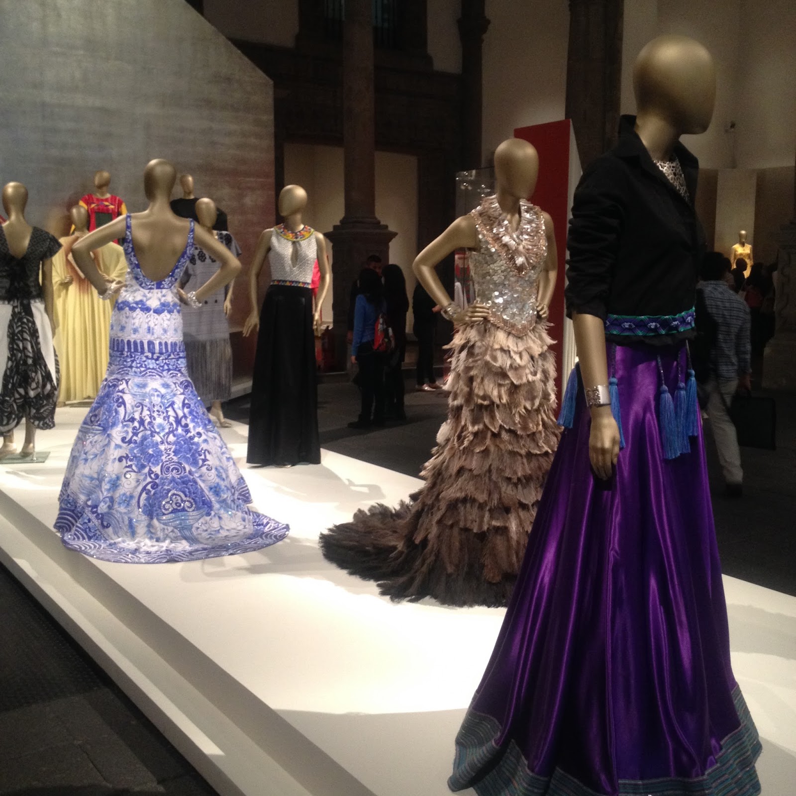 BLOGUE MX : ¿Qué ver en MX? : El arte de la indumentaria y la moda en ...