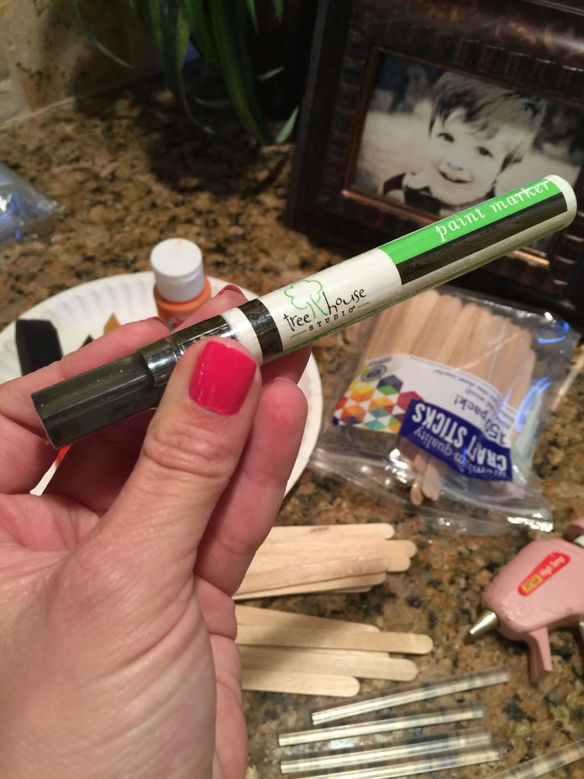 Momfessionals: Easy Peasy Halloween Craft