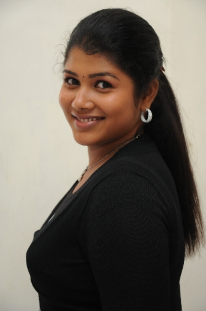 Tamil Madhu Sri Actress Photo Gallery ~ Vadakadu