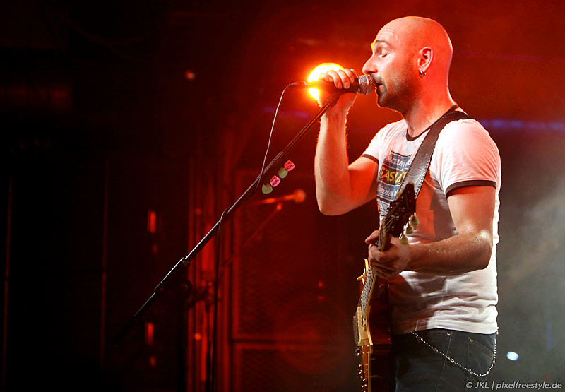 ROAD to Metal Heavy Metal & Classic Rock: Oliver Hartmann Mostrando Que ...