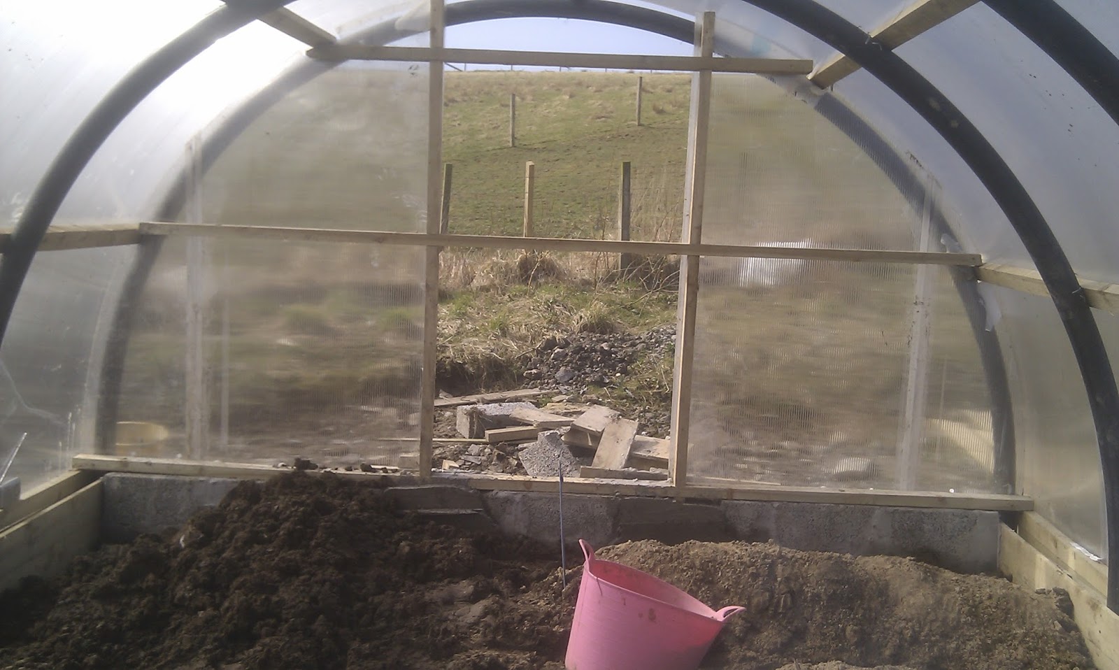 Us in Orkney: Polycrub part5 :gable ends (part2)