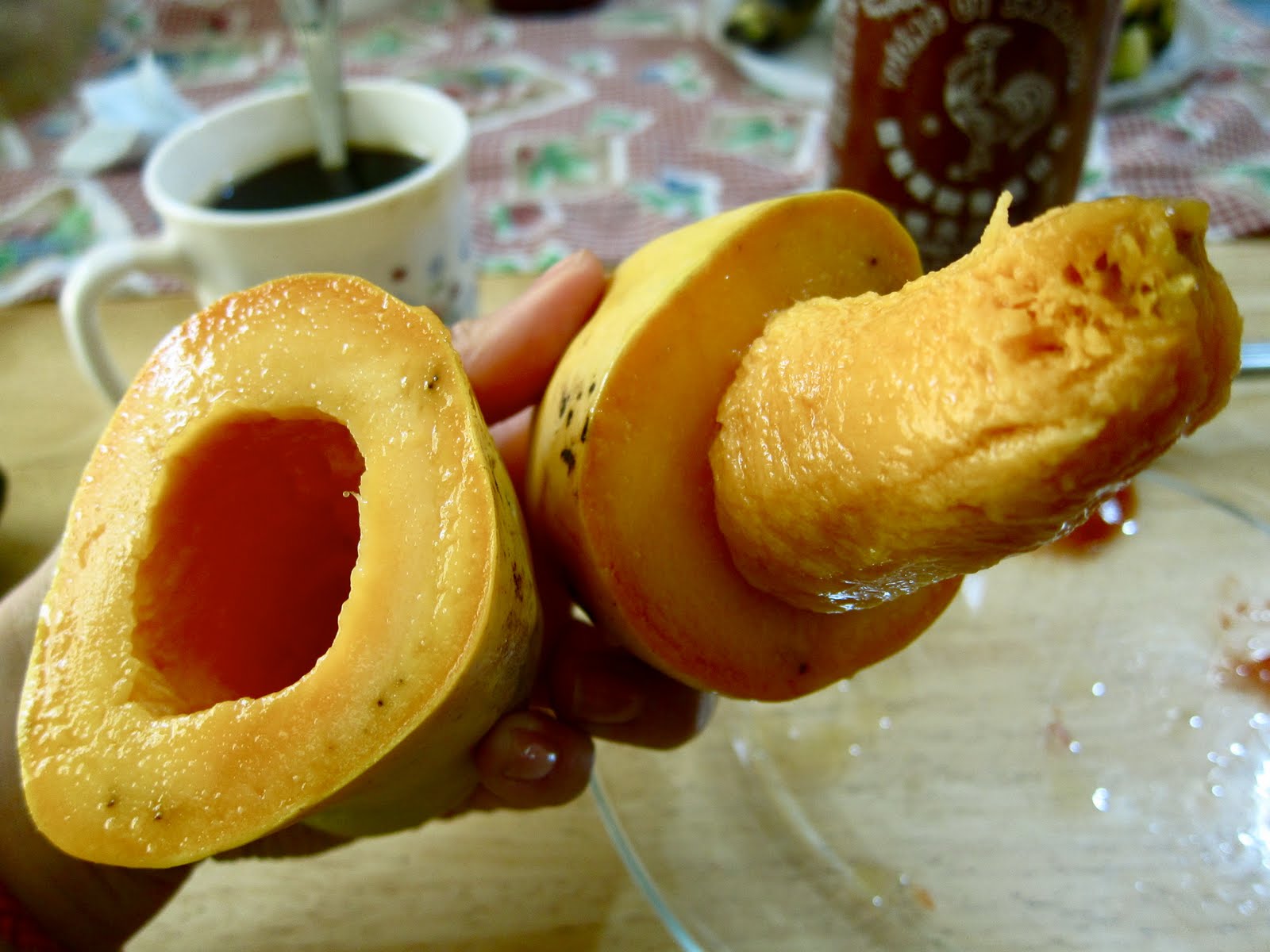 More Amor by Estef: How to: Eat a Mango, Afghan-style