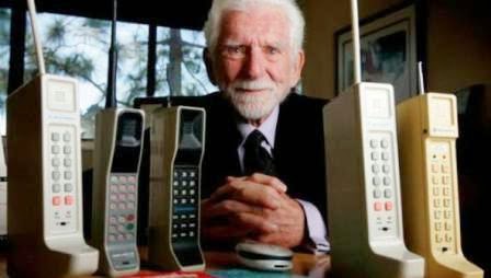 Penemu Handphone Pertama oleh Martin Cooper - Penemuan Terbaru