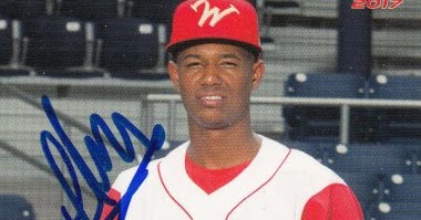Daily Autograph: Randy Alcantara