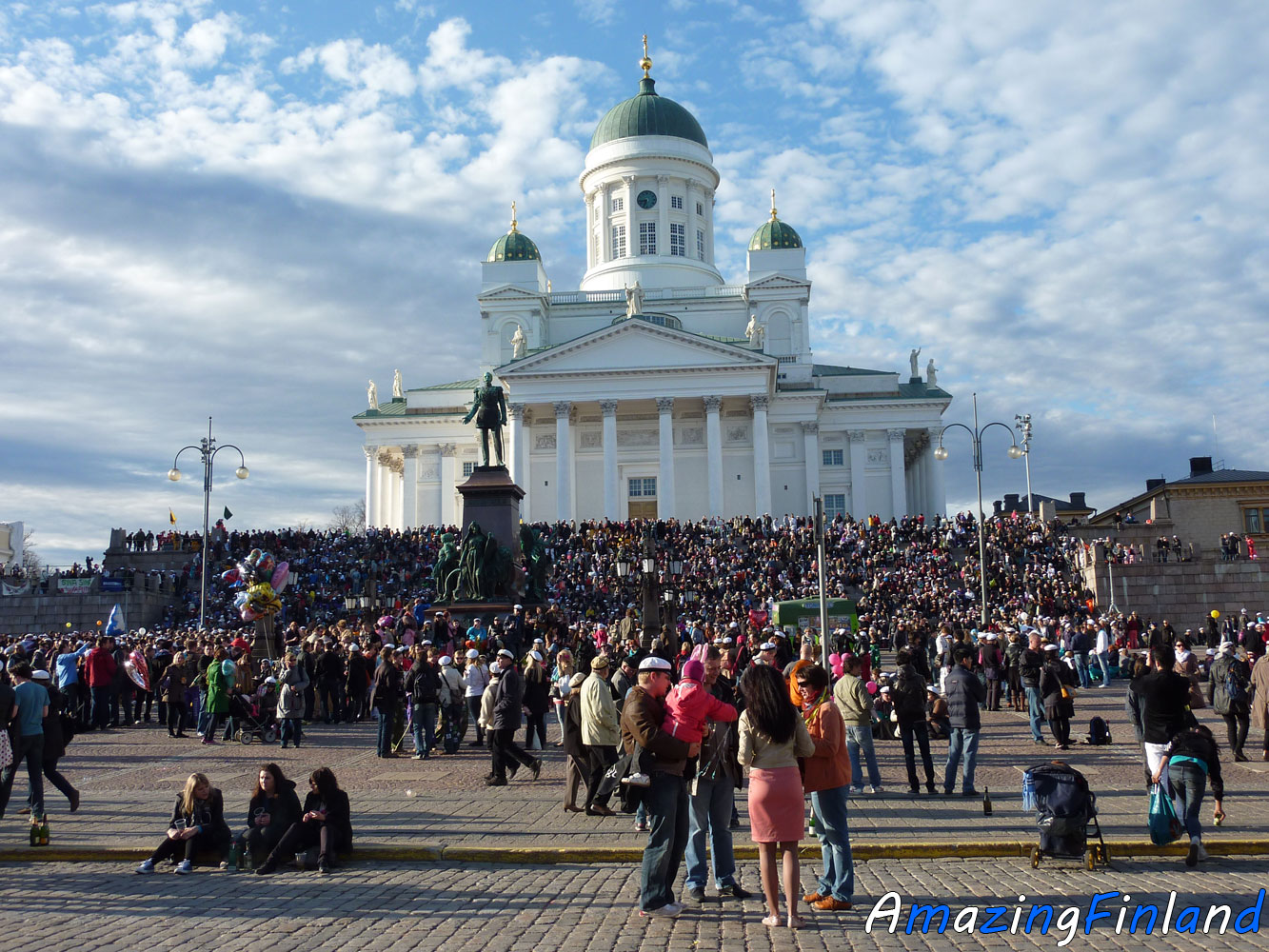 Amazing Finland: Vappu's ceremony