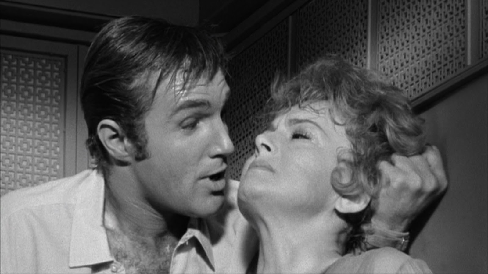 Happyotter: LADY IN A CAGE (1964)