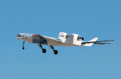 nhungdoicanh: Boeing X-48 BWB