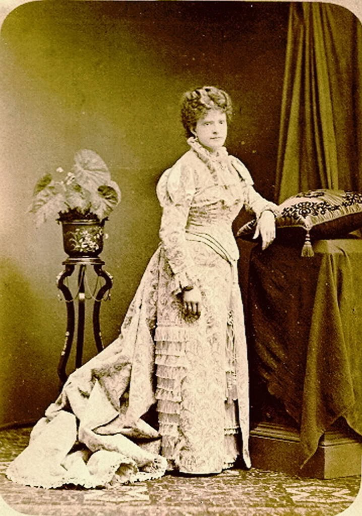 Maria's Royal Collection: Princess Maria Pia of Savoy, Queen of Portugal