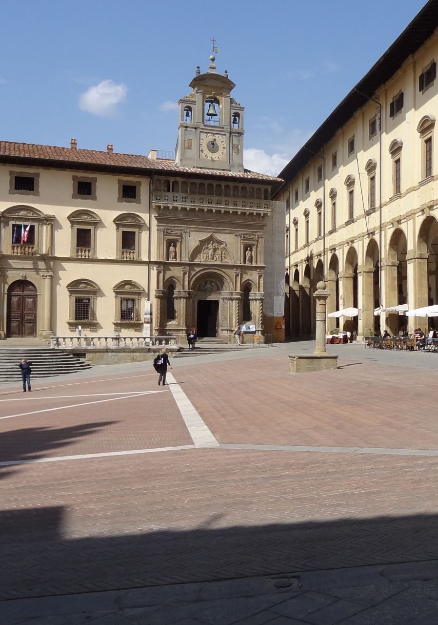 Scrumpdillyicious: Arezzo: Tuscany's Medieval Gem