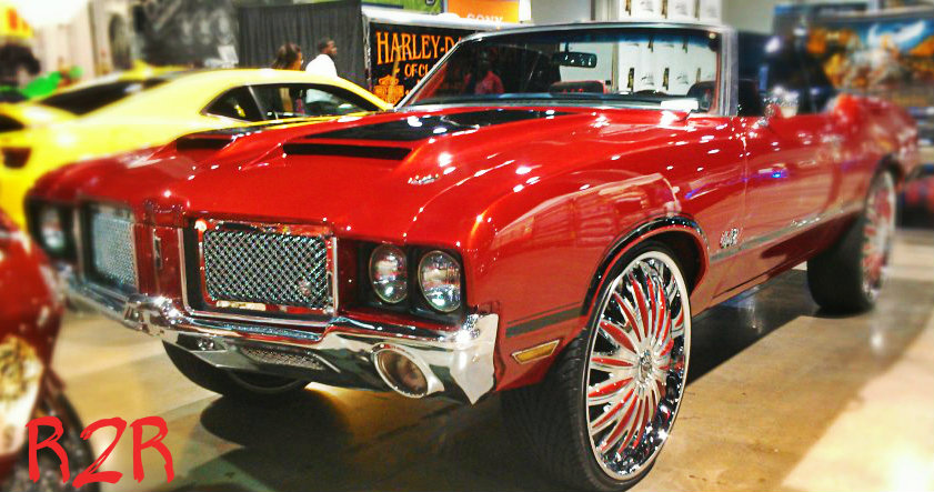 AutoStyling: 442 Cutlass on Davins w/ leather and suede seats