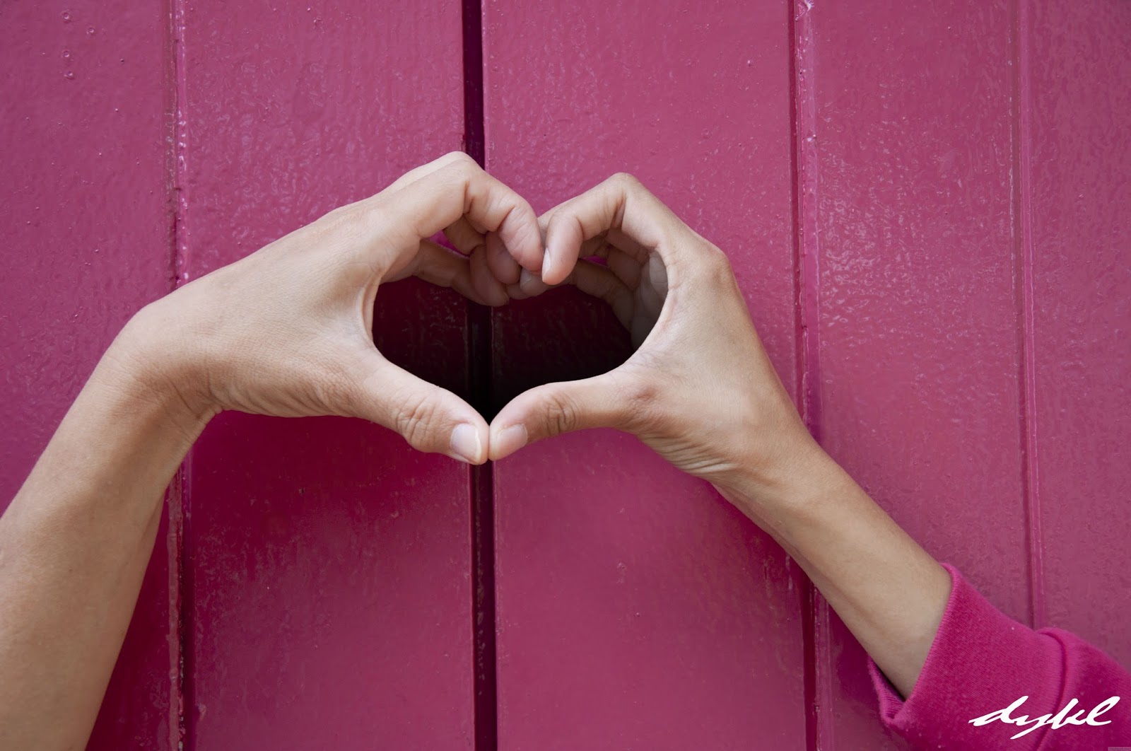 Heart Hands Profile Pictures - Top Profile Pictures - Display Pictures