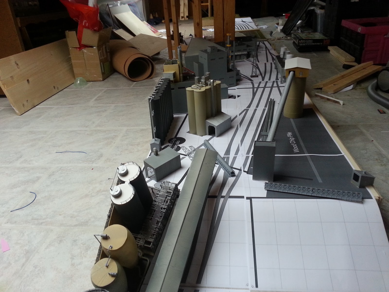 N-Scale AmericaN Module(s): Benchwork for the mill storage yard