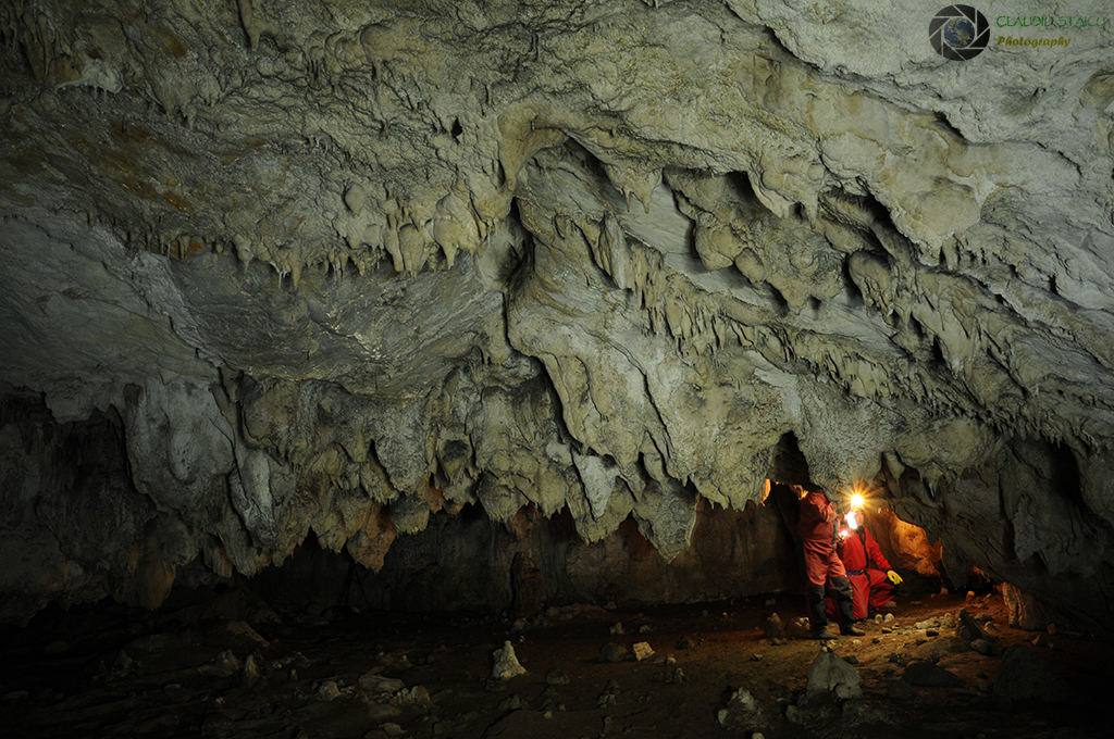 Pesteri in Podisul Mehedinti