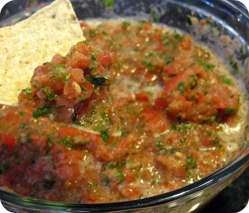 He Cooks And She Bakes: Fresh Red Salsa