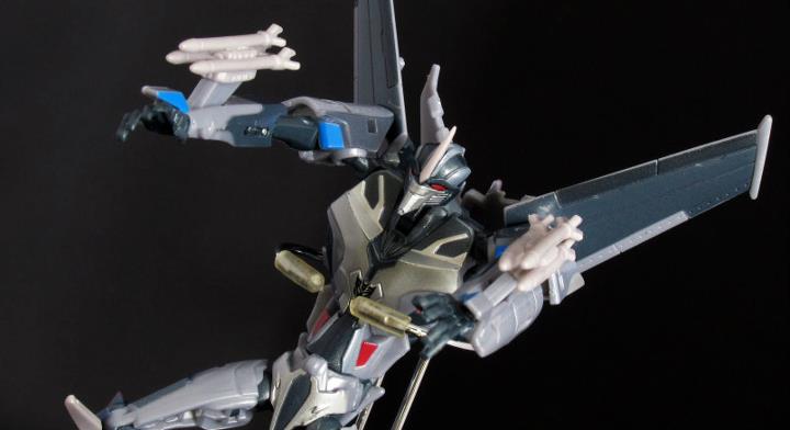 mundo transformer: Starscream Prime, modelando.