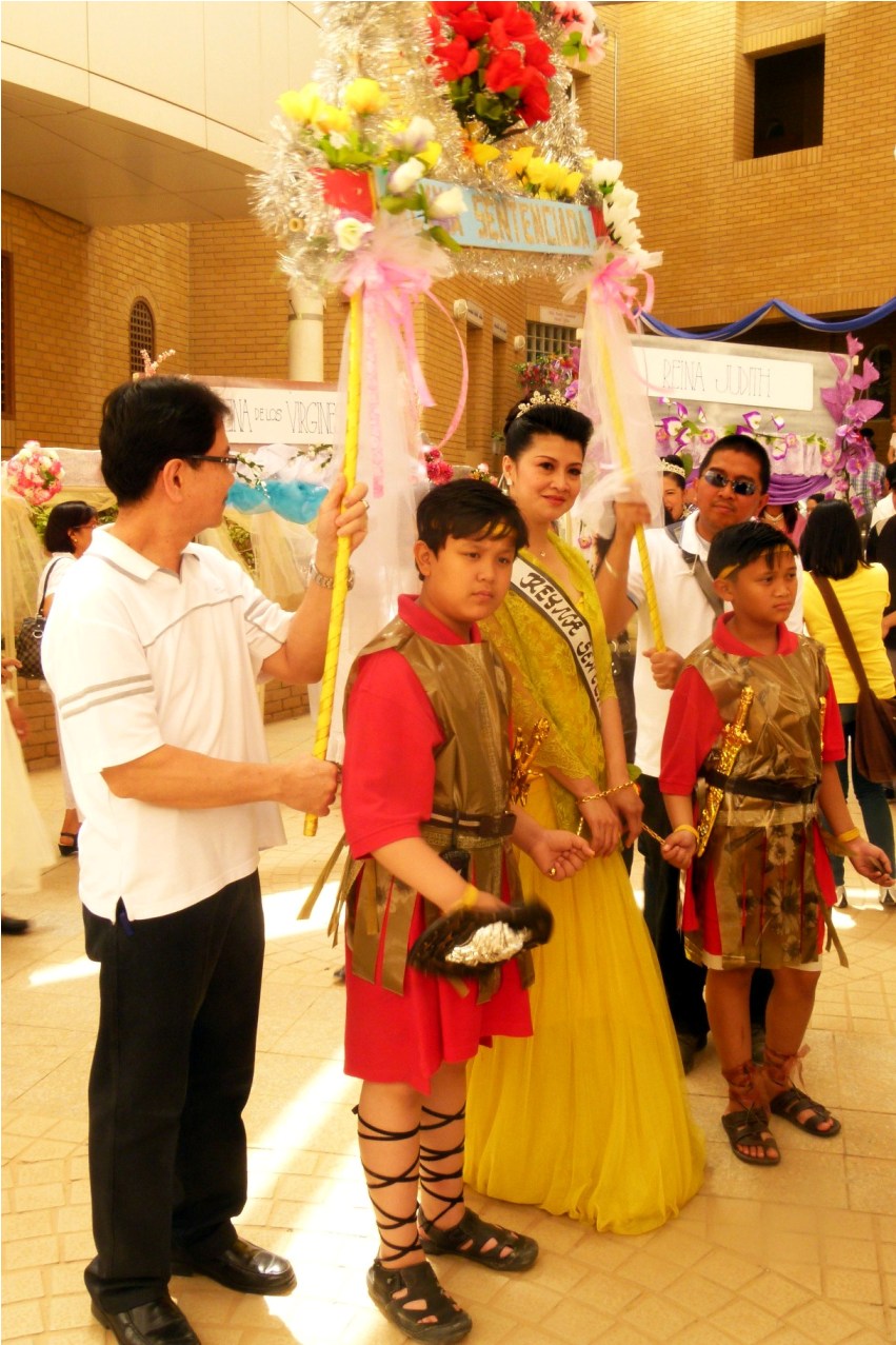 the viewing deck: Middle East 2012 Santacruzan (Flores de Mayo)
