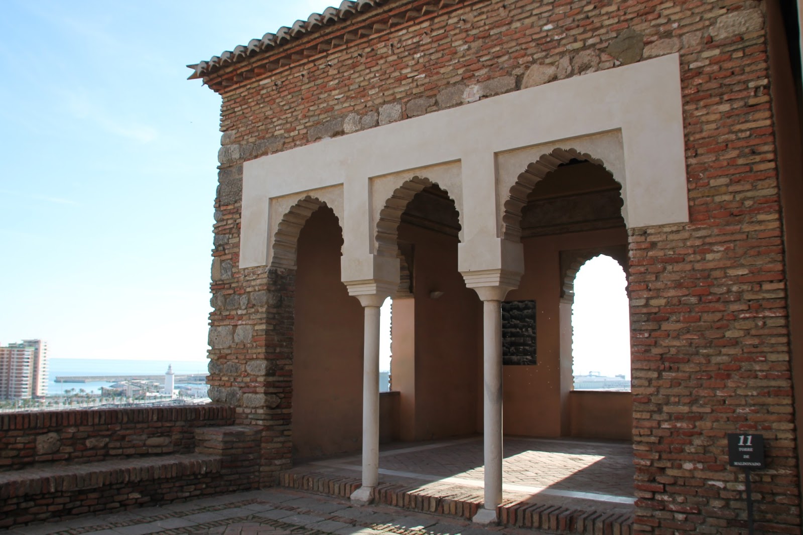 Paisatges i Jardins Landscapes and Gardens: L'Alcazaba de Málaga ...
