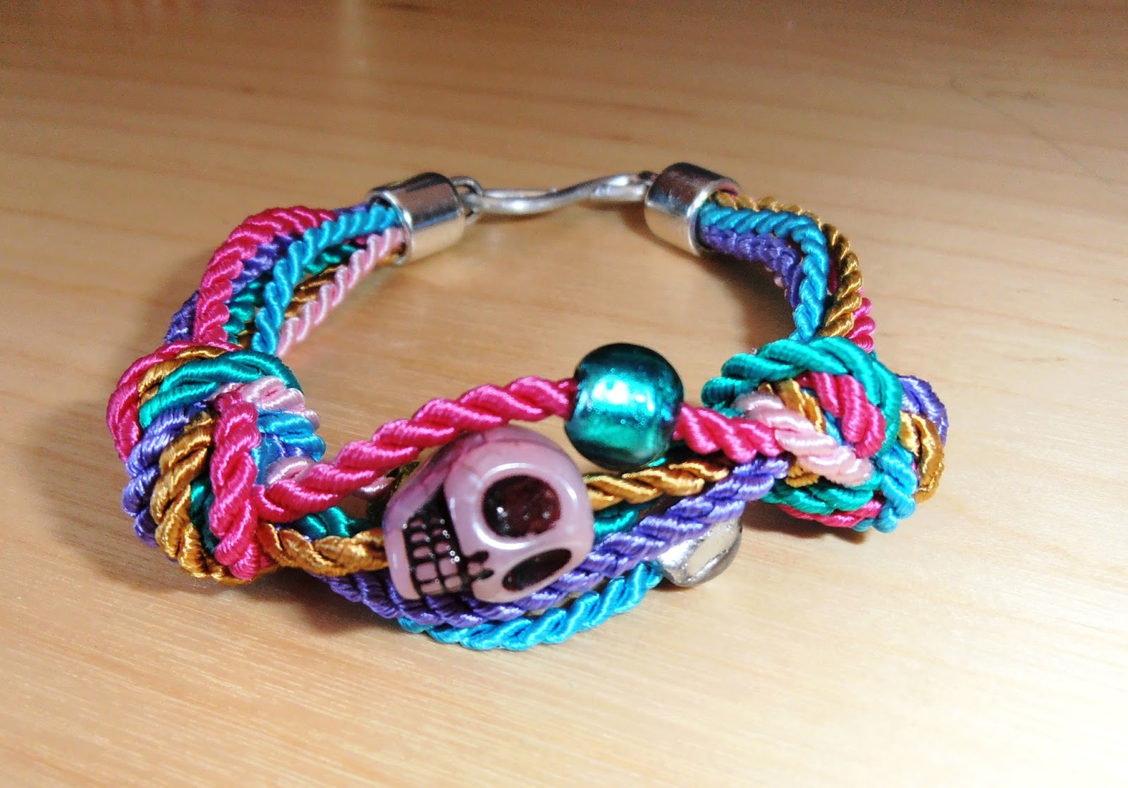 Pekitas de glamour: PULSERAS VERANIEGAS