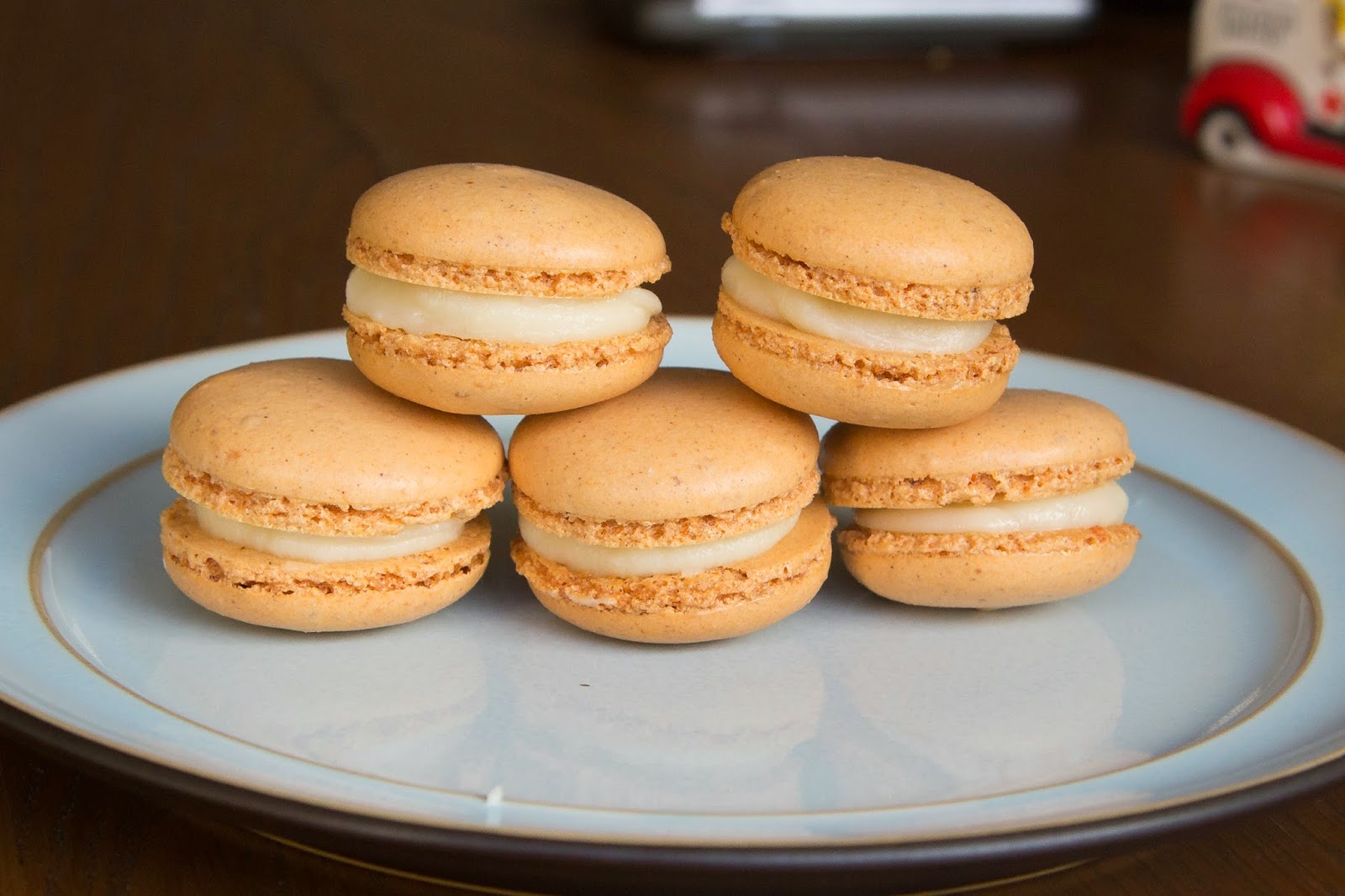 113 grams of butter: Carrot cake macarons
