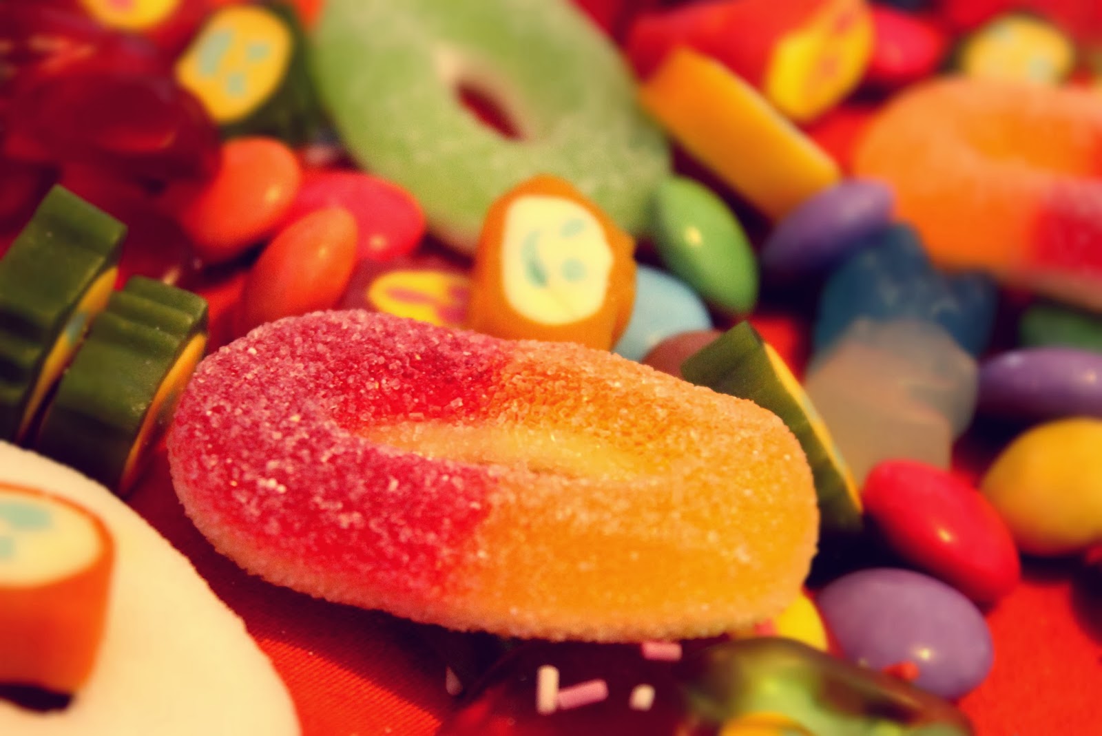 Holly Loves Paul: Candy Land, Chocolate Sand, let me hold your Sugar Hand