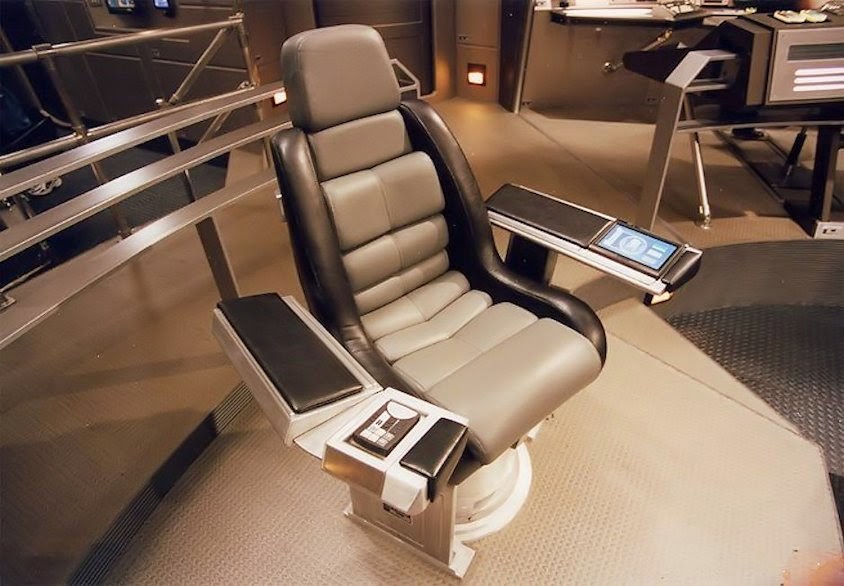 NX-01 Captain's chair. | Star trek starships, Star trek voyager, Star ...