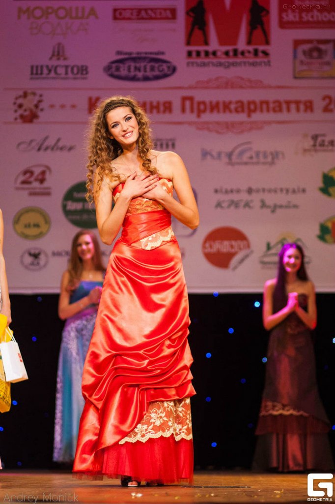 Amy Willerton: Miss Ukraine World 2013 is Anna Zayachkivska!