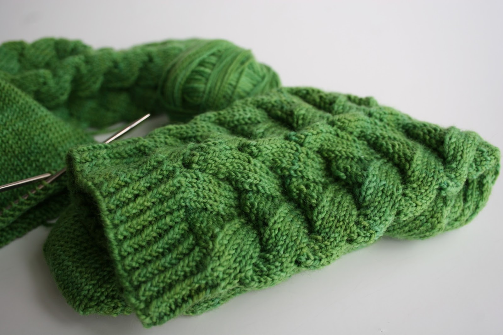 doodles in string: spring socks