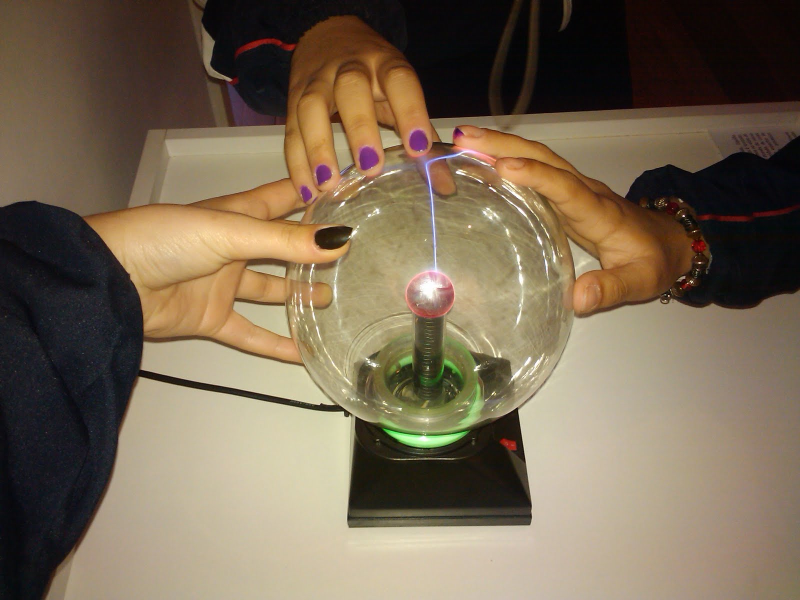 Mariana Berto: Eletricidade estática