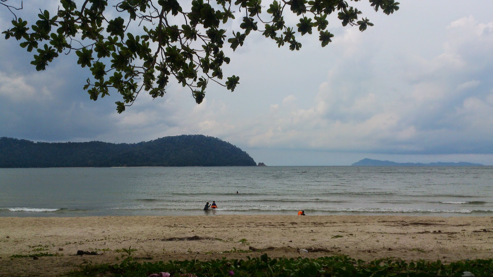 Aduhai Adinda: Berkelah di hari raya at Pantai Pasir Lanun, Mersing, Johor