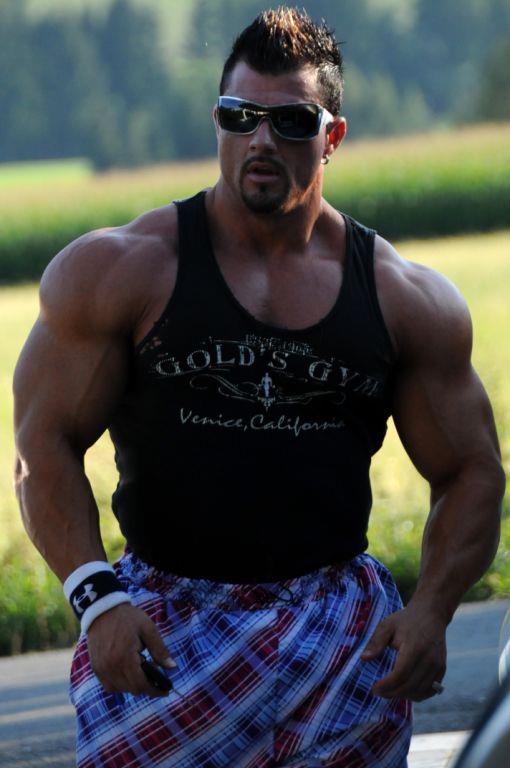 LA PERFECTION FAITE HOMME: TONY BREZNIK 04