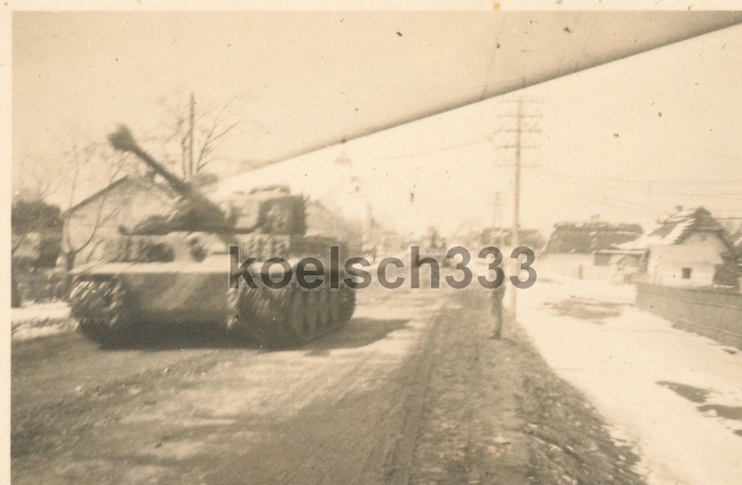 Snapshots from the Ostfront: Tiger-Panzer-VI-Kampfwagen-9-10-Panzer ...