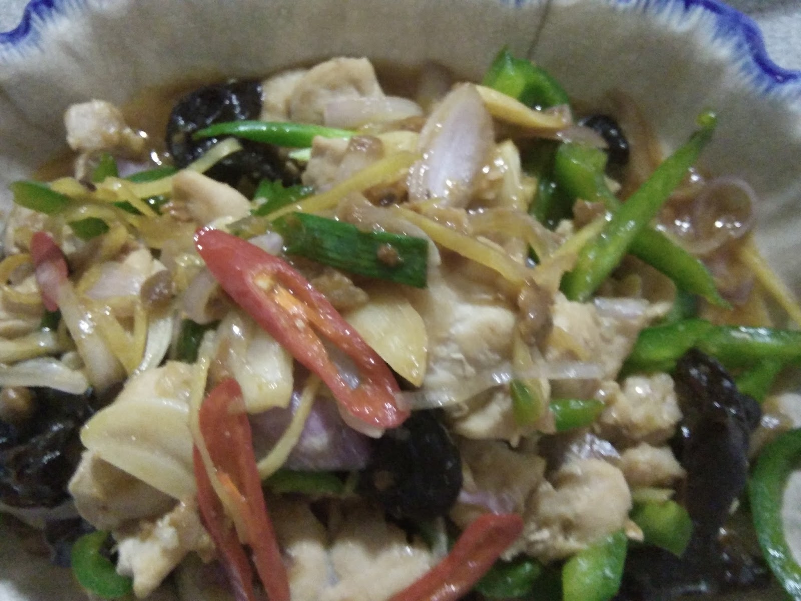 Cooking Pleasure: THAI MOO PHAD KHING [GINGER FRIED PORK]
