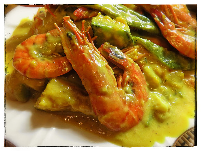 LUWEEH KITCHEN : Ginataang Kalabasa Hipon at Bataw
