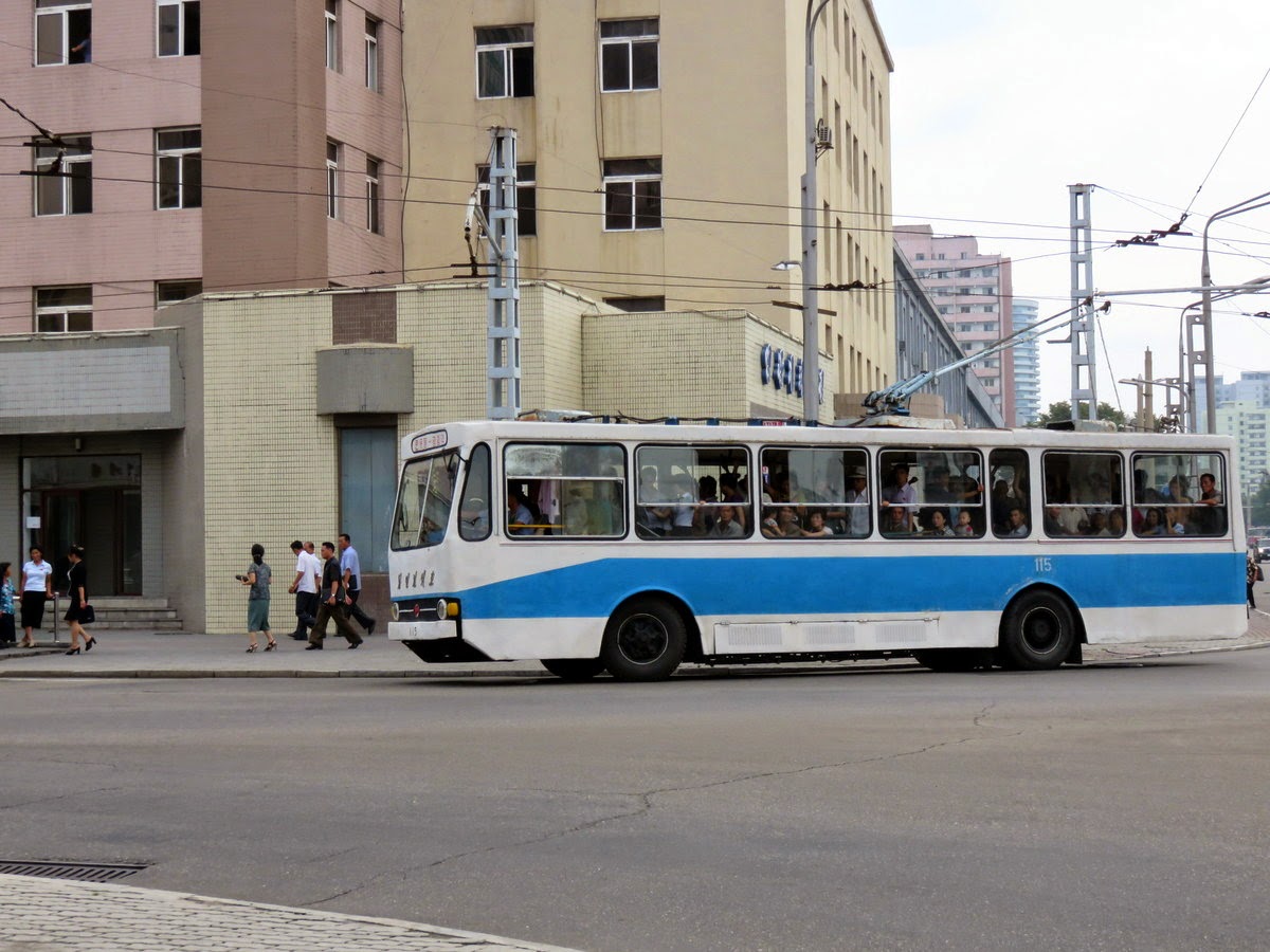 Richard's Tram Blog: PYONGYANG DPRK - TROLLEYBUSES AUGUST 2014 (2)