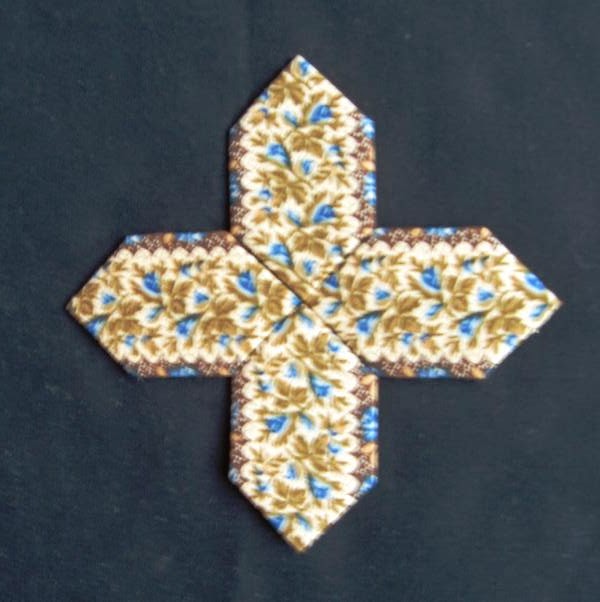 Little Quilts Blog: Patchwork of the Crosses