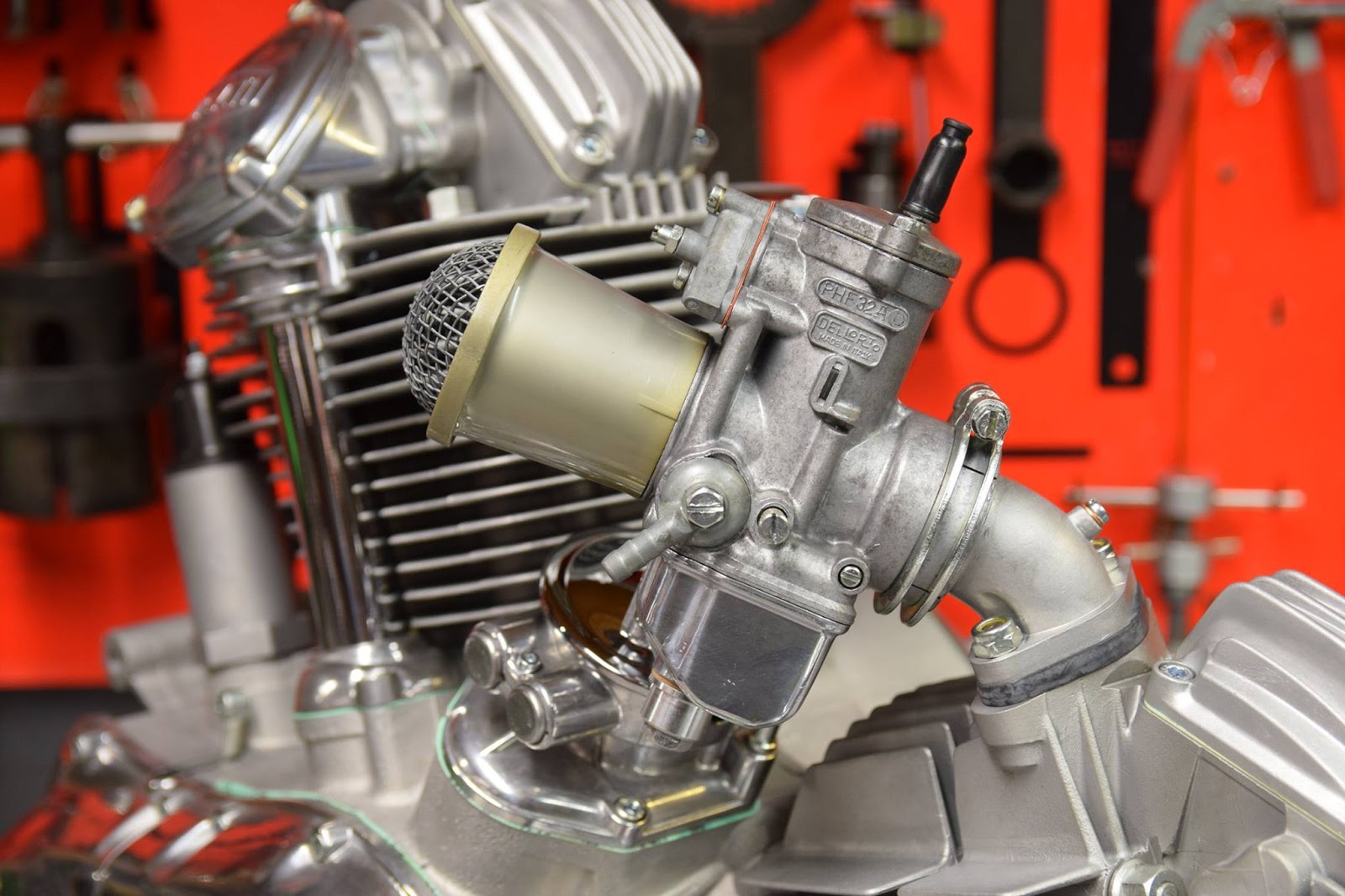 Racing Cafè: Engines - Ducati 750 Sport 1974