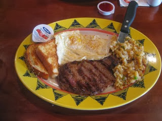 EXPAT Dining in Bahrain: Fuddruckers (Breakfast)