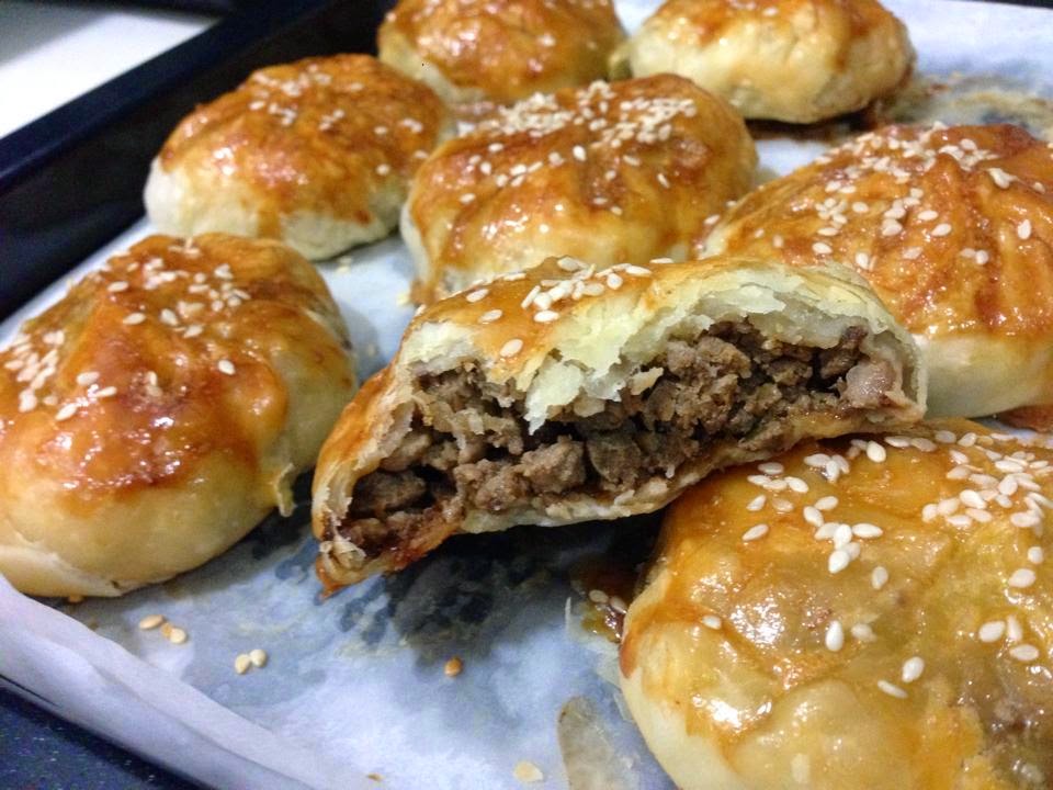 Baked Salted Fish Bun 咸鱼烧包 by Lim Su Wen