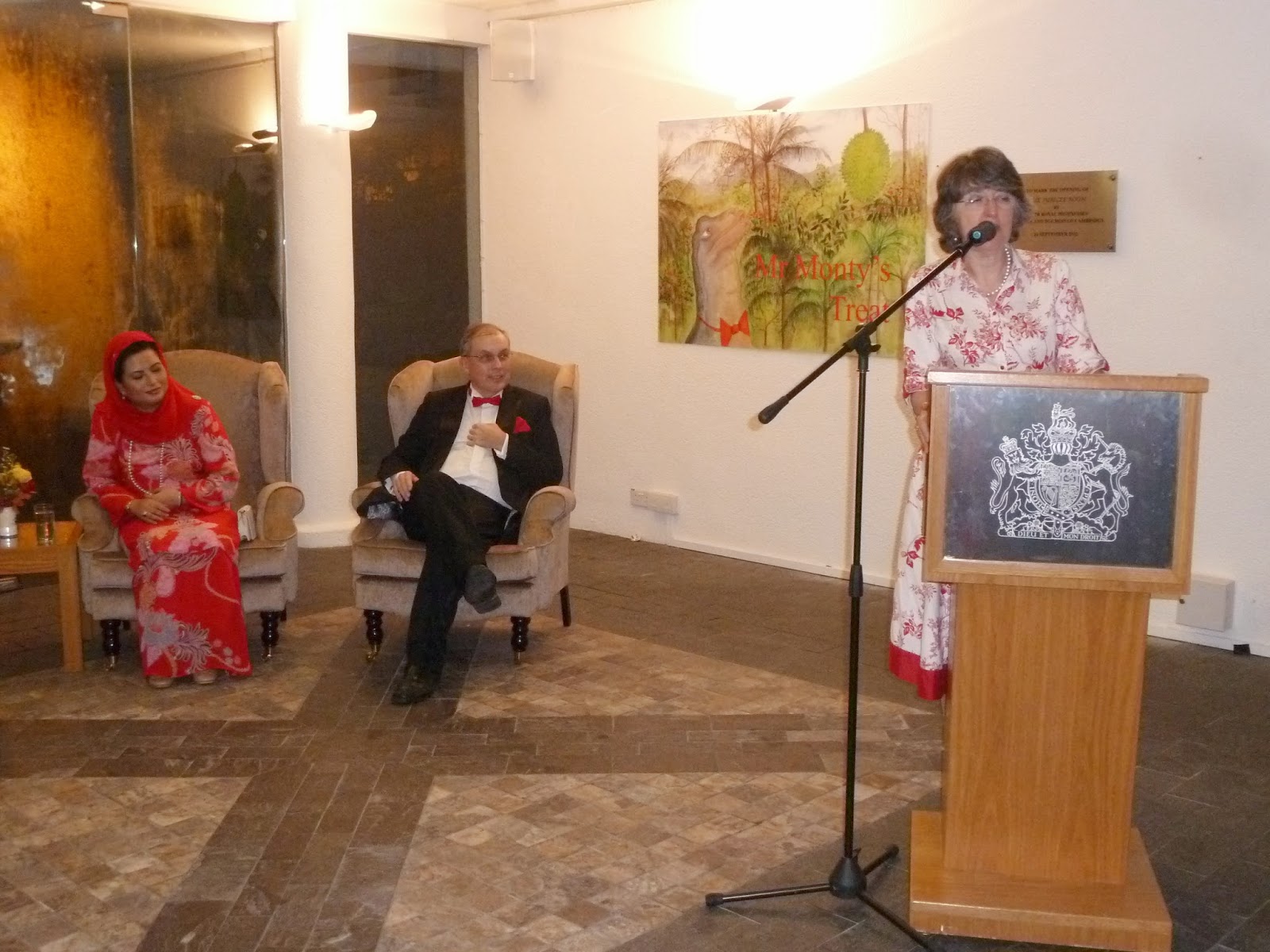 Kee Hua Chee Live!: GAIL FEATHERSTONE, WIFE OF BRITISH HIGH ...