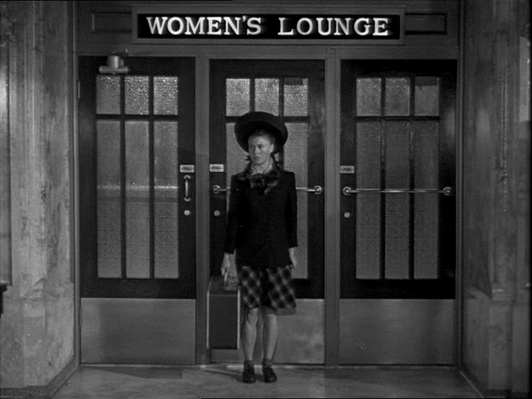 Frames of divas: The major and the minor (Frutto proibito, 1942 ...