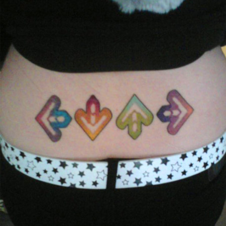 PHOTO FACE BOOK: Cool Tramp Stamp Girls Tatoos Fashion Trend.