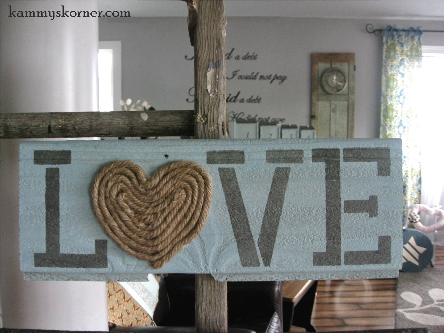 Kammy's Korner: Rustic LOVE Signs