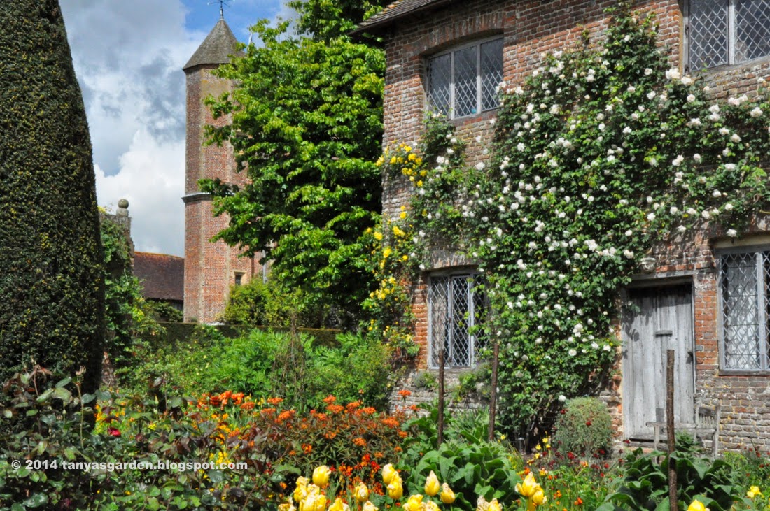 MySecretGarden: Sissinghurst Cottage Garden Pictures. (Part 4)