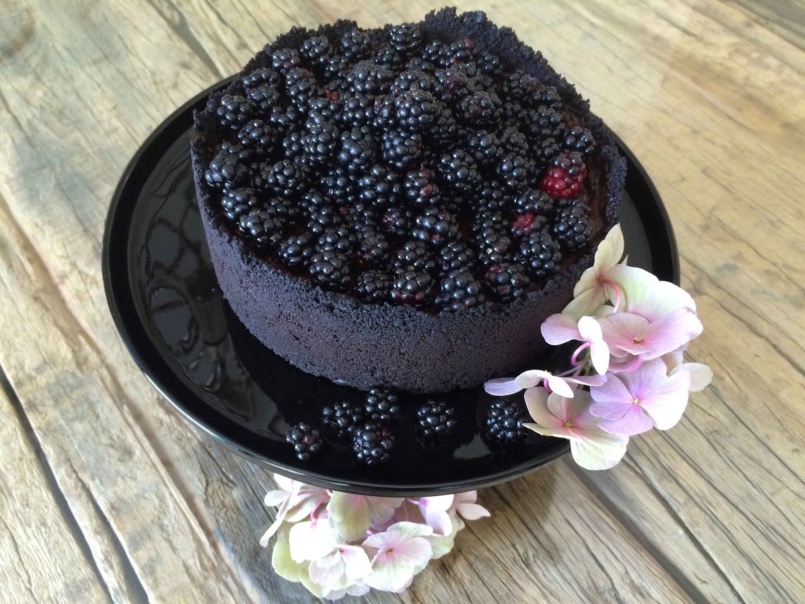 Queen of Küchenchaos - Black Heart Cake - CityLights Bonn